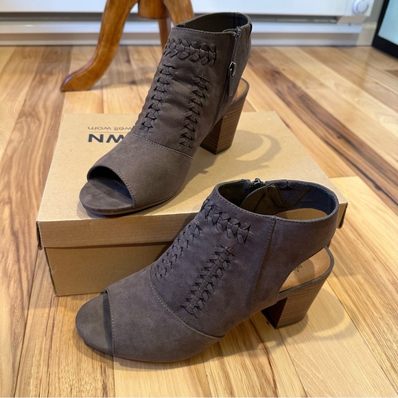 Ruff Hewn | Shoes | Nib Ruff Hewn Brown Faux Suede Open Toe Chunky Heel ...